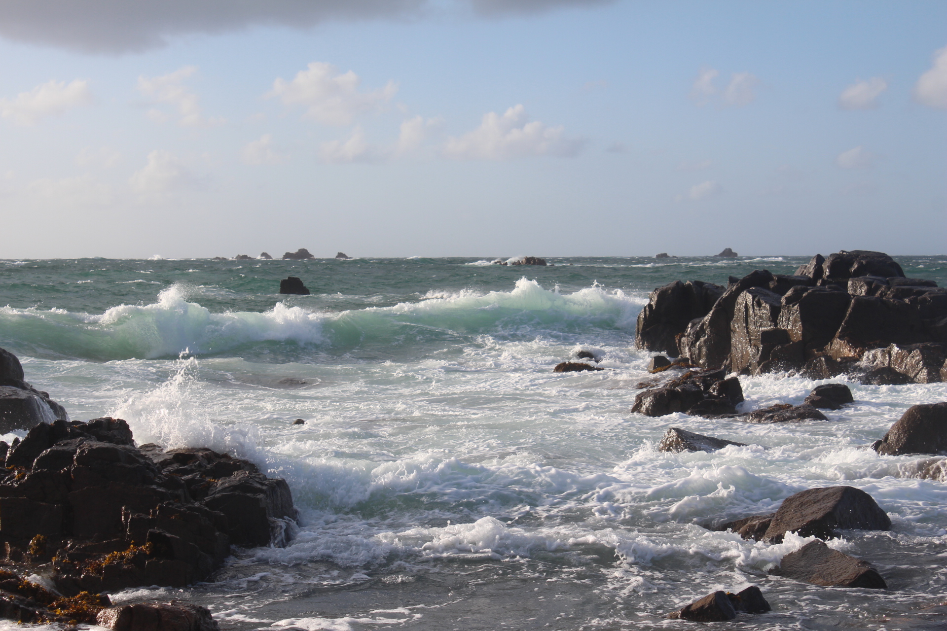 How to Paint a Dramatic Seascape in 5 Easy Steps